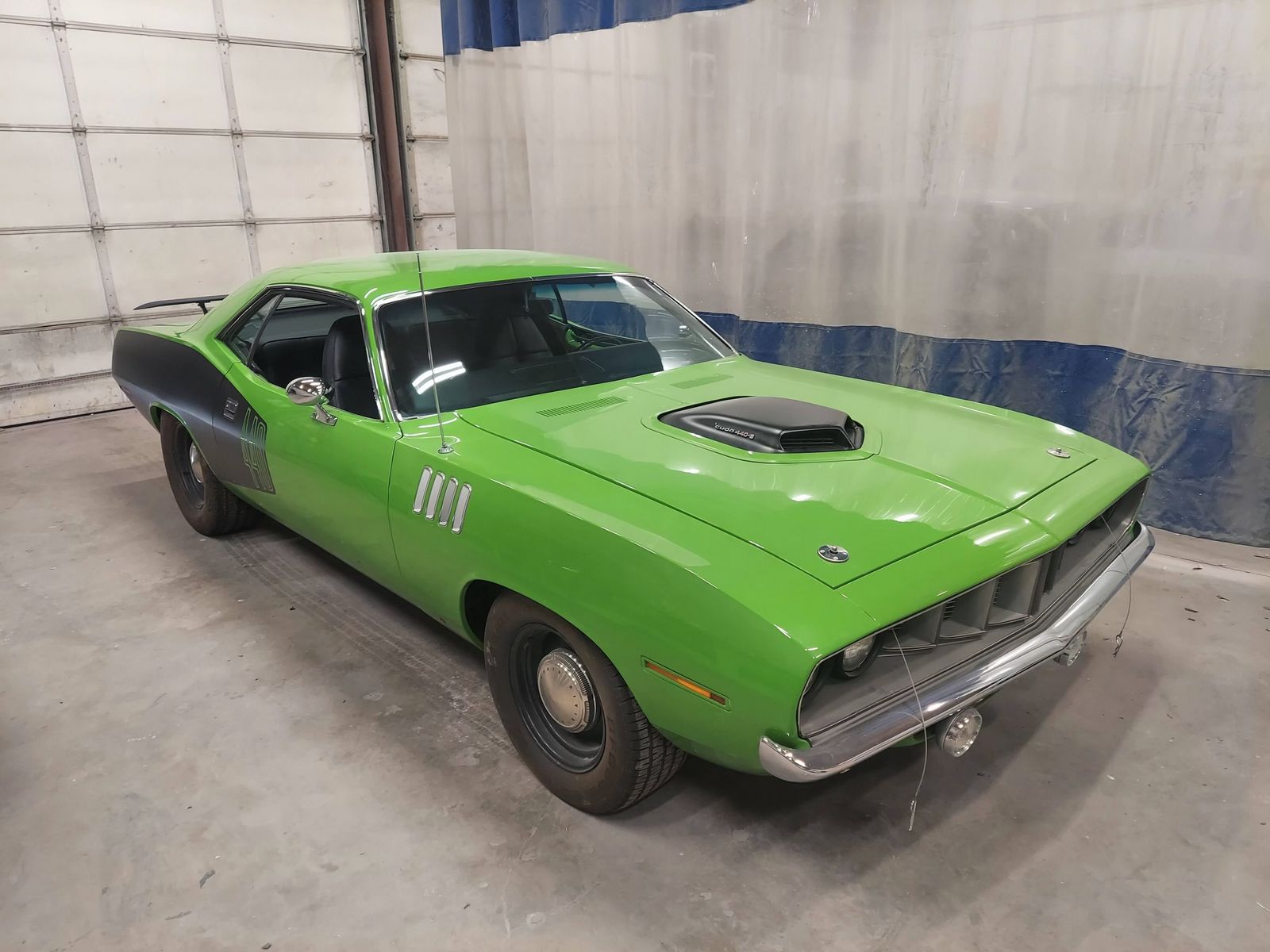 Shaker Hood Kits & Mopar Parts | Shakerhood.com